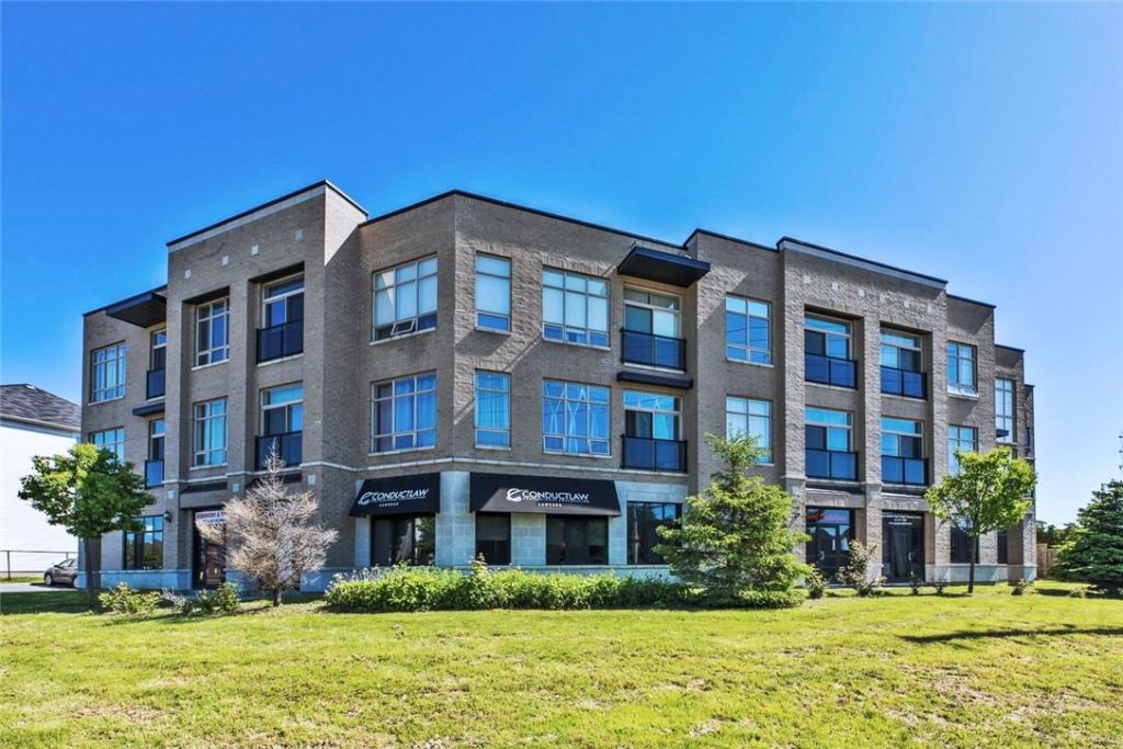 500 CLARIDGE DRIVE UNIT#305 Ottawa - Kristine in the city